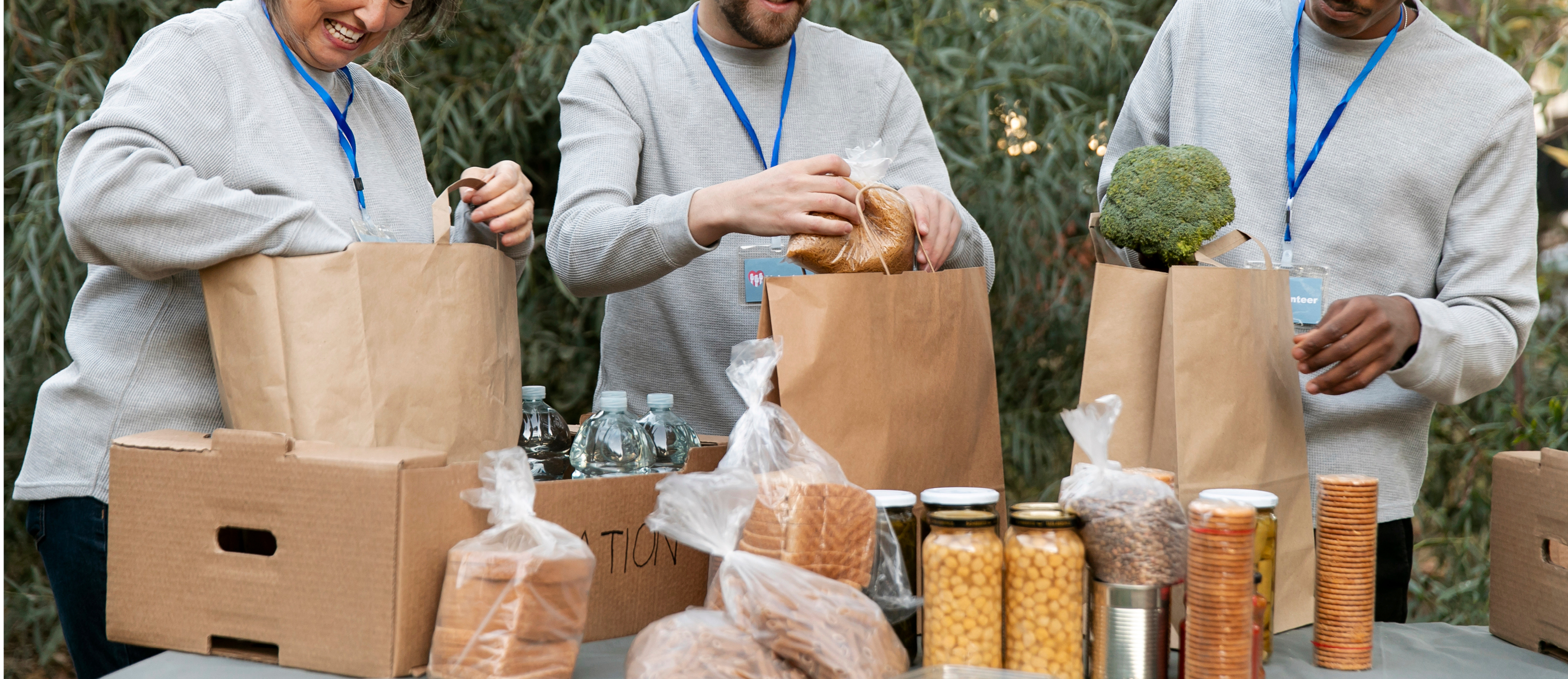 Distributions de colis alimentaires gratuits avec Linkee - UVSQ